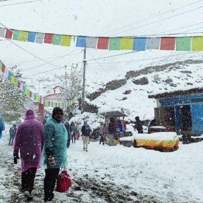Heavy Snowfall in Mustang Blocks Key Roads; Authorities Advise Caution ...
