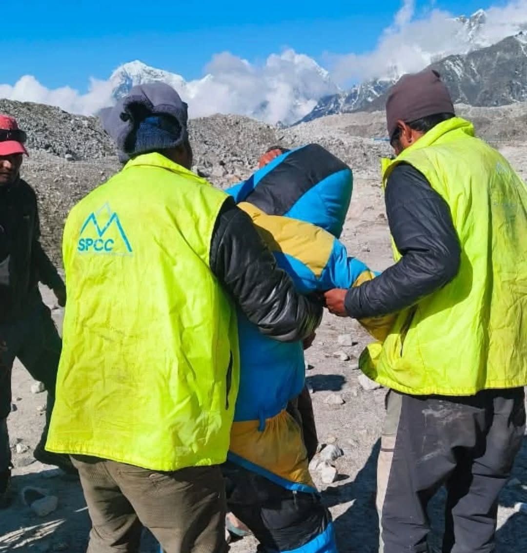 Missing Sherpa Guide Dawa Sherpa Rescued Alive on Mount Everest ...